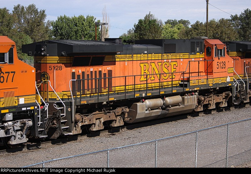 BNSF 5128